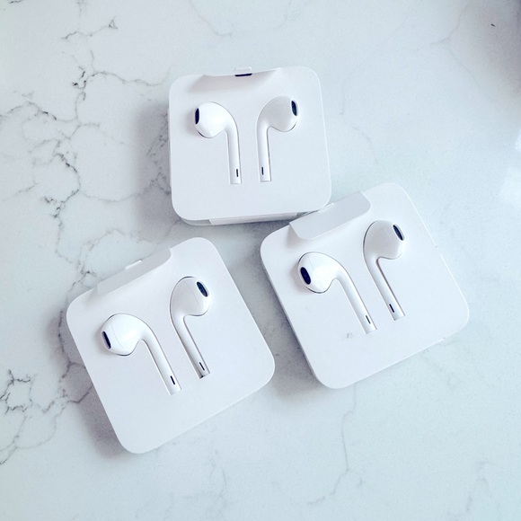 Apple | Headphones | New Genuine Wired Apple Lightning Earbuds For ...